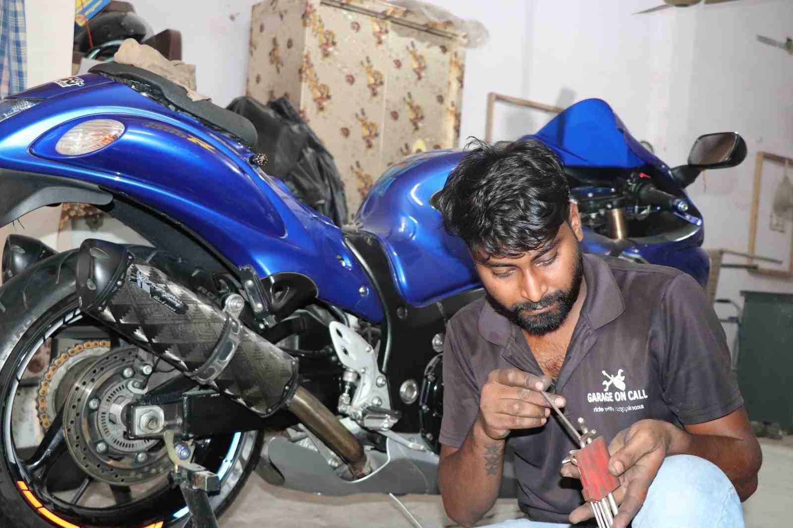 Garage on call offers Bike servicing and repairing at home